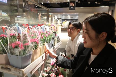 머니s포토 롯데百광주점 소중한 분께 꽃으로 마음 전하세요 머니s