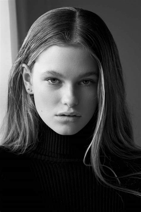 Lola Editorial Model Management