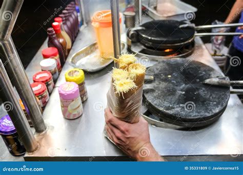Making A Marquesita Stock Image Image Of Mexican Waffer 35331809