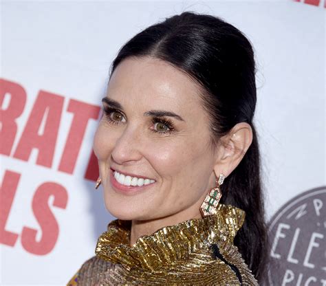 Η Demi Moore ορκίζεται σε αυτό το προϊόν για ευαίσθητες επιδερμίδες και ξέρουμε πού θα το βρεις