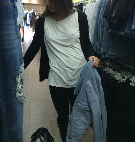 Braless Teen Shopping In Mall Hard Nipples Boobs Forum