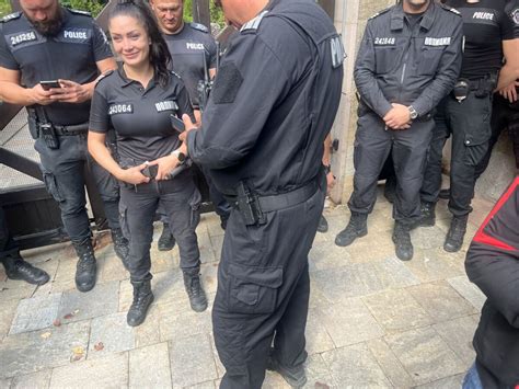 Веса Томова от Афера издаде Пеевски МВР охранява мутрите от Делта които тарашат Боянския сарай