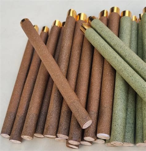 Natural Herbal Brown And Green Loose Rolling Leaf Perfectly Cut Leaves