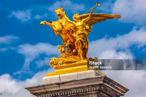 골든 윙 호스 동상 퐁 브리지 알렉산드르 Iii 파리 프랑스 0명에 대한 스톡 사진 및 기타 이미지 0명 강 건축 Istock
