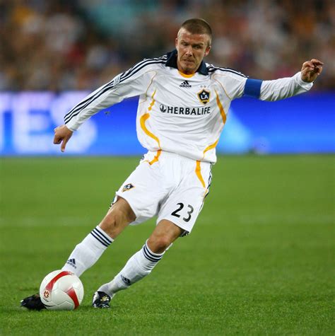 Sir Alex Fergusons Brutal Four Word Message To David Beckham Over Man Utd Legend Joining La