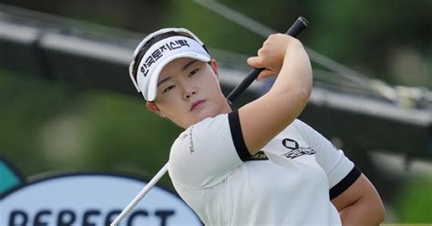 포토 임희정 부드러운 한 손 스윙