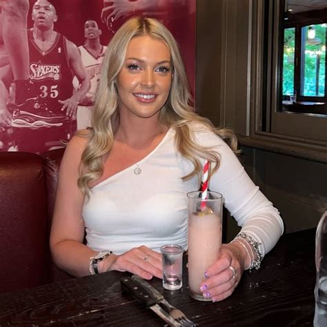 Rebecca Hedley Bechedley12 • Threads Say More