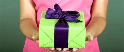 Что подарить врачу в благодарность при выписке