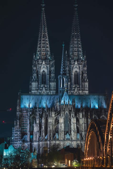 Cologne Cathedral At Night Wallpaper