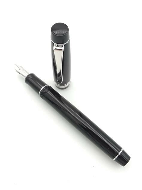 Pilot Custom 912 Black 14k Falcon Nib Pen Realm