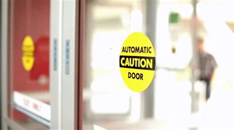 Automatic Door Opening And Closing Stock Video Pond