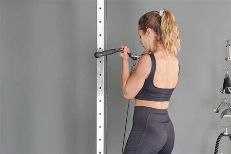 How To Use A Cable Machine Curl Bar Mirafit