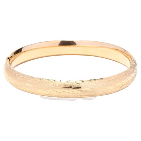 Vintage 14k Yellow Gold Bangle Bracelet For Sale At 1stdibs