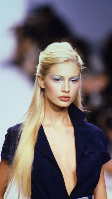 Platinum Hairstyles Early 90s Hairstyles Supermodel Hairstyles