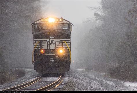 NS 8092 Norfolk Southern GE ES44AC at Oakwood, Georgia by Chip Allen ...