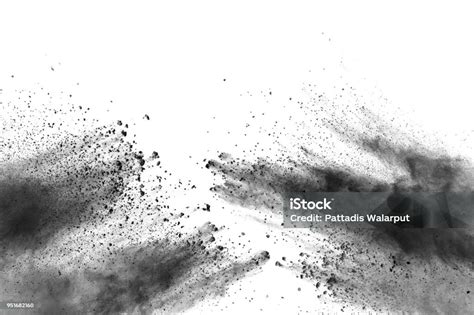 흑색 화약 폭발입니다 흰색 바탕에 숯불 튄의 입자입니다 검은 먼지 입자 스플래시 배경에 고립의 근접 촬영 Launch Party에 대한 스톡 사진 및 기타 이미지 Istock