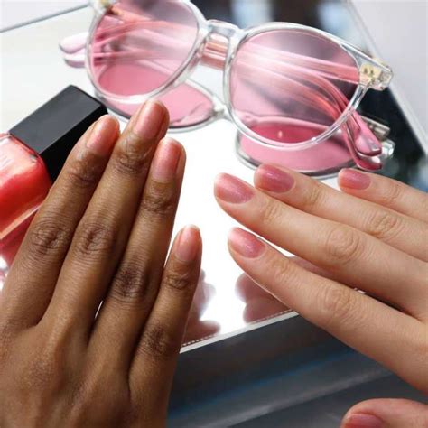 12 Uñas Elegantes Para Piel Morena Los Colores Que Mejor Sientan Y