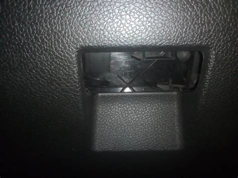 Как открыть бардачок Форд Мондео 3 — Ford Mondeo Iii 2 л 2006 года поломка Drive2