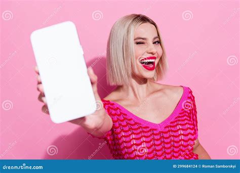 Photo Of Flirty Girl With Short Hairdo Dressed Knitwear Top Recommend Eshop On Smartphone Screen
