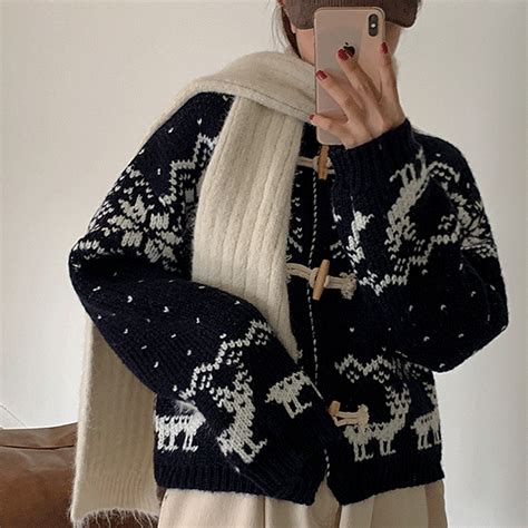 본지샵 크리스마스귀여운도톰아방한파겨울신상겨울옷 디어 스노우 니트 사슴 떡볶이 가디건 무료배송 위시버킷