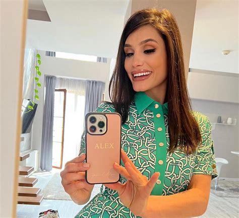 Ето какво се случва с Александра след края на Ергенът снимки