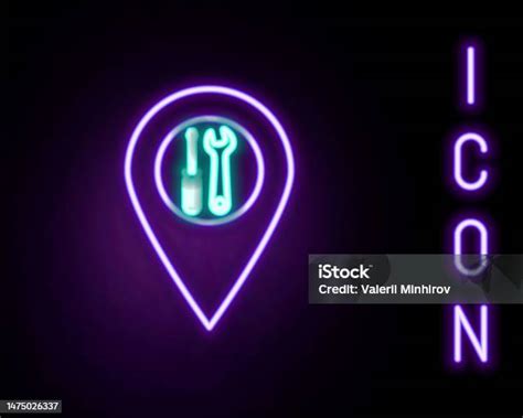 검은 색 배경에 고립 된 교차 드라이버와 렌치 도구 아이콘빛나는 네온 라인 위치 포인터 설정 기호입니다 다채로운 개요 개념 벡터 공구상자에 대한 스톡 벡터 아트 및 기타