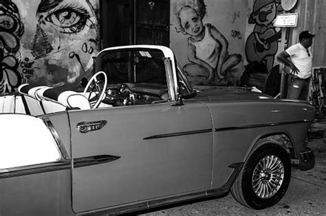 쿠바 하바나에서 개인 택시로 사용되는 클래식 미국 자동차 2022 0명에 대한 스톡 사진 및 기타 이미지 0명 Oldsmobile 고풍스런 Istock