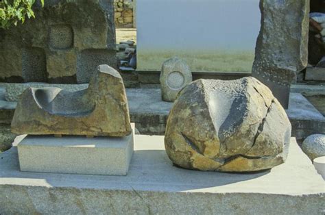 The Isamu Noguchi Catalogue Raisonné Artwork Squares [671]