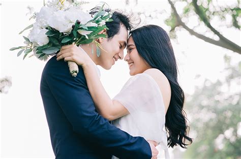 Sudah Lama Menikah, Intip 8 Tips agar Tetap Romantis