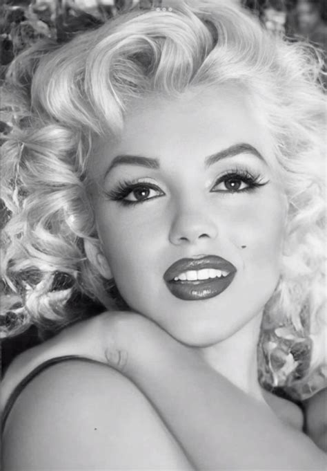 Jennifer Lutons Instagram Twitter And Facebook On Idcrawl