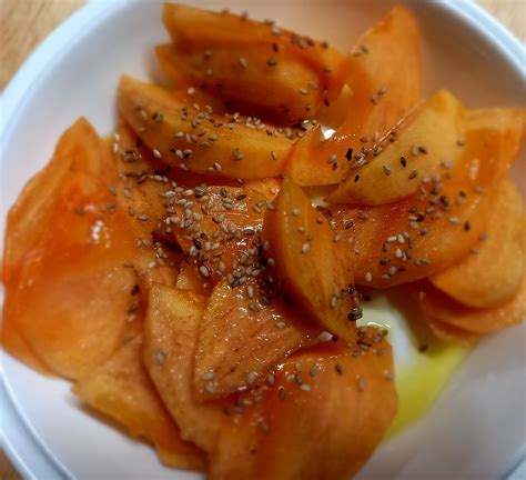 따뜻 달콤 감 샐러드