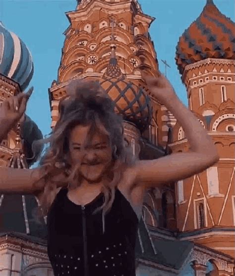 Sofya Sofya Plotnikova  Sofya Sofya Plotnikova Now United  を