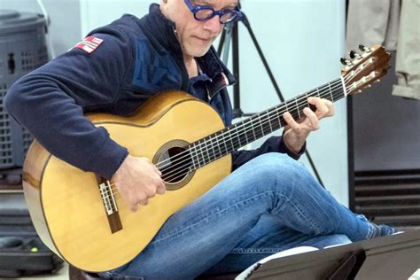 Akustisk Gitarr Traditionens Strängar Allt Om Musikinstrument