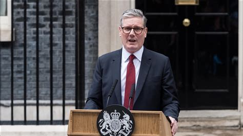 Новиот британски премиер Стармер ѝ се обрати на нацијата ја истакна својата посветеност на