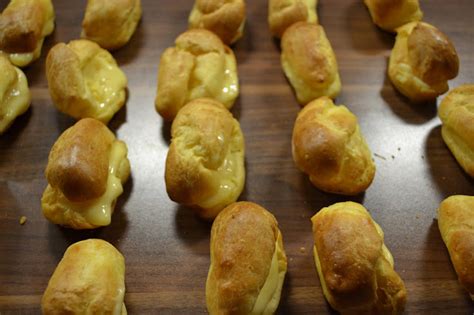 Eclair De Crema Paloma De La Rica