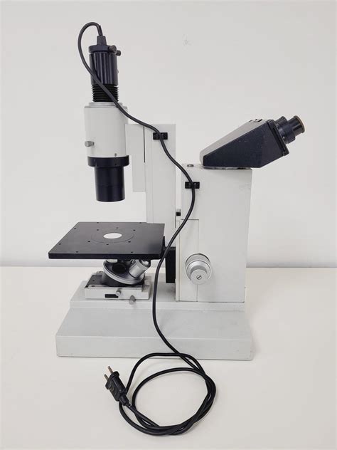 Leitz Diavert Inverted Microscope W 3 X Objectives Lab Leitz Diavert Inverted Microscope W 3 X Objectives Lab