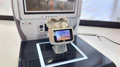 JBL Tour PRO 3 dan Live 3 Resmi Hadir di Indonesia • Jagat Gadget