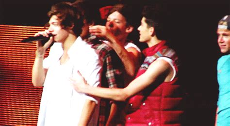 Rubbing Through The Thighs Tag Primo