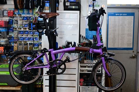 전주브롬톤 브롬톤 가죽옵션 퀵스탠드 라이트 후미등 장착 전북 브롬톤 옵션부품 전라도 브롬톤 튜닝 전문점 전북권 유일 브롬톤 정식대리점 전주 바이크박스인후점