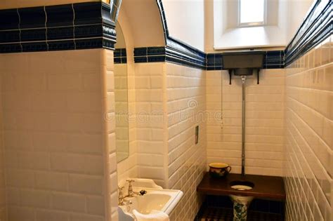 Kylemore Ireland September 15 2022 Kylemore Abbey Editorial Photo Image Of Tourism