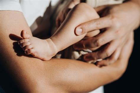 英国公布8名“两母一父”三亲婴儿 系线粒体捐赠技术首次应用成果世界频道财新网