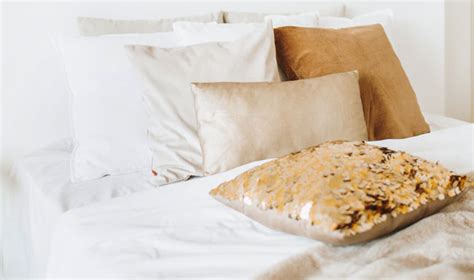 4 Signs You Need To Spice Up Your Sex Life The Everygirl