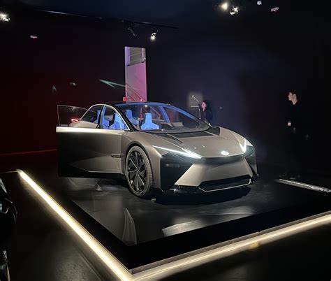 밀라노 디자인 위크 렉서스 차세대 조종석 인터페이스 블랙 버터플라이 車·운전자 직관적 소통