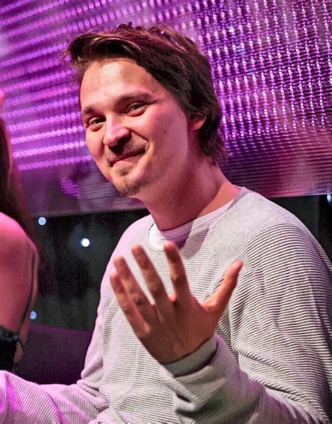 Ohohoh Roope Salminen Pinkaisi Kesken Lähetyksen Puskapisulle Kuva