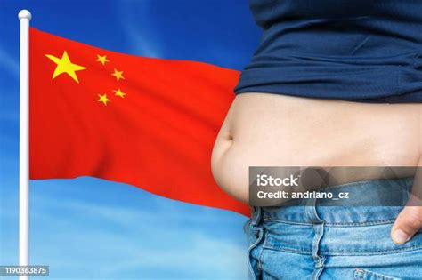 중국에 있는 비만 문제 배경에 과체중 여성 3차원 형태에 대한 스톡 사진 및 기타 이미지 3차원 형태 건강관리와 의술 건강에 좋지 않은 음식 Istock