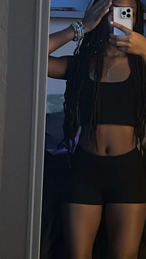 Matching Black Couple Outfits Body Mirror Pics Faceless Black Mirror