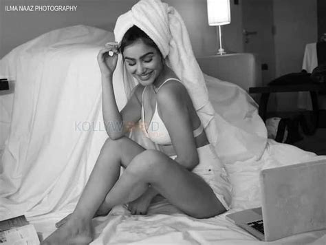 Model Kangna Sharma Sexy Photos Kollywood Zone