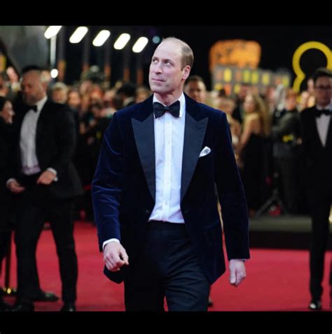 Докато Кейт е на легло Принц Уилям се скъса да флиртува с момичета на наградите Bafta 2024