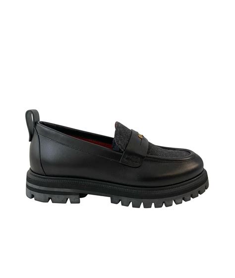 Loro Piana Черные кожаные лоферы для женщин купить в интернет
