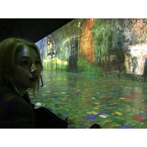 나는 이번 휴가 때 제주도에 갔다왔지 오랜만에 가족들이랑 너무 좋았어요 전시도 보러가고 바다도 보고 맛있는거 먹고 늦잠자고 걸어다니고 웃고 떠들고 원스들도 꼭 시간나면 꼭